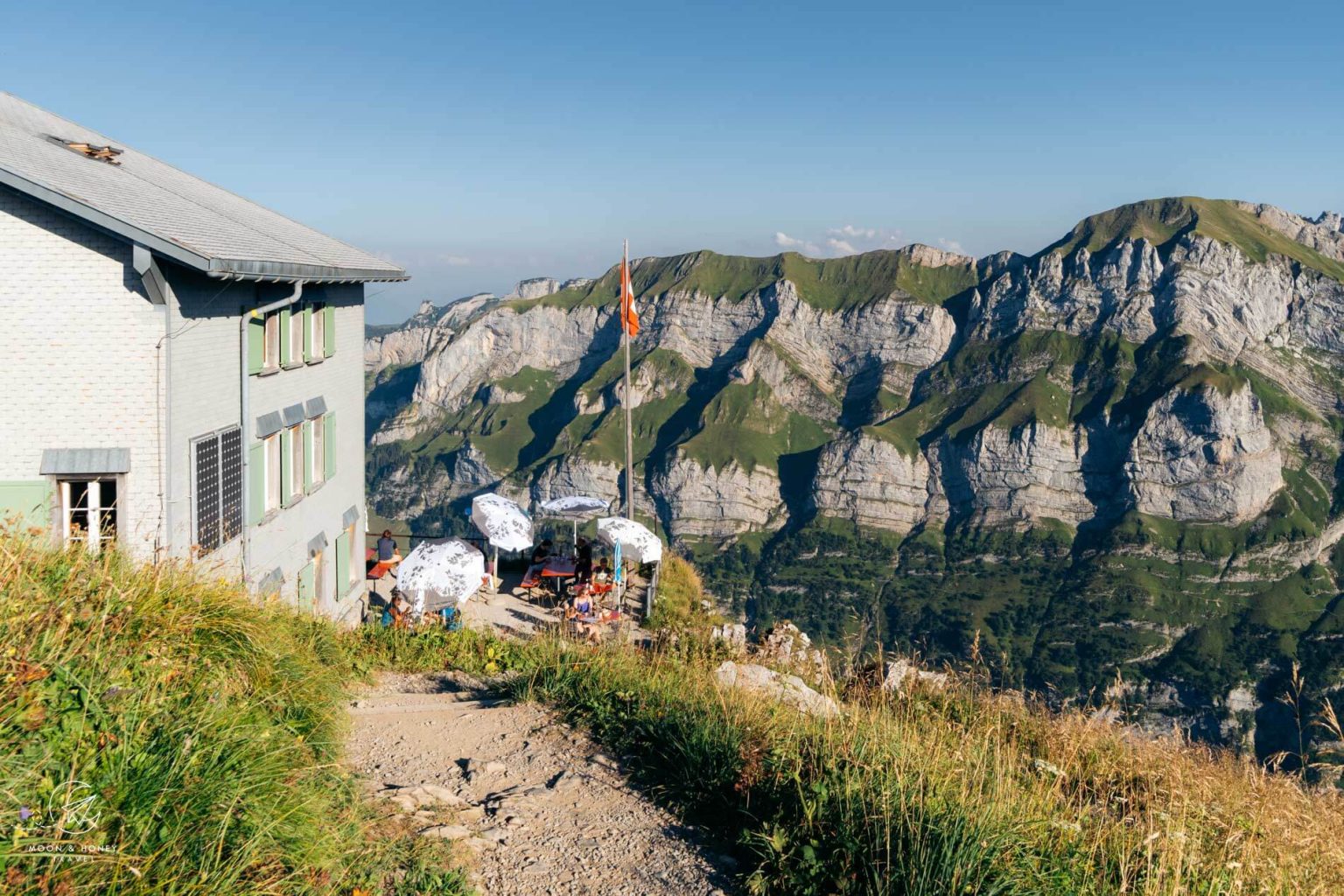 Complete Hut to Hut Hiking Packing List | Moon & Honey Travel