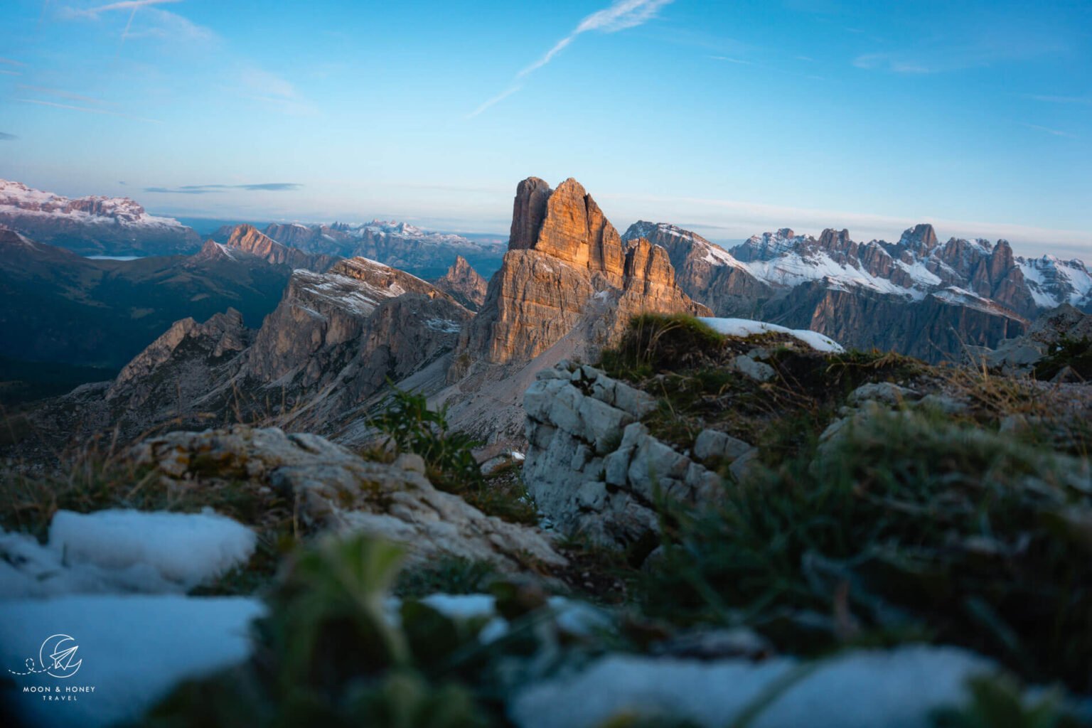Alta Via 1 Dolomites Hiking Guide + Map with Rifugios