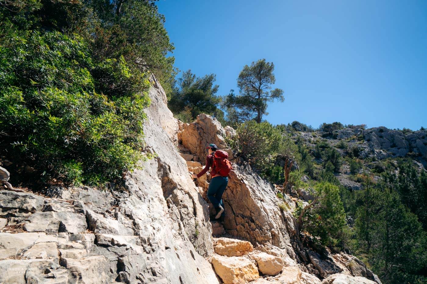 How to Hike to Calanque d'En Vau Beach from Cassis