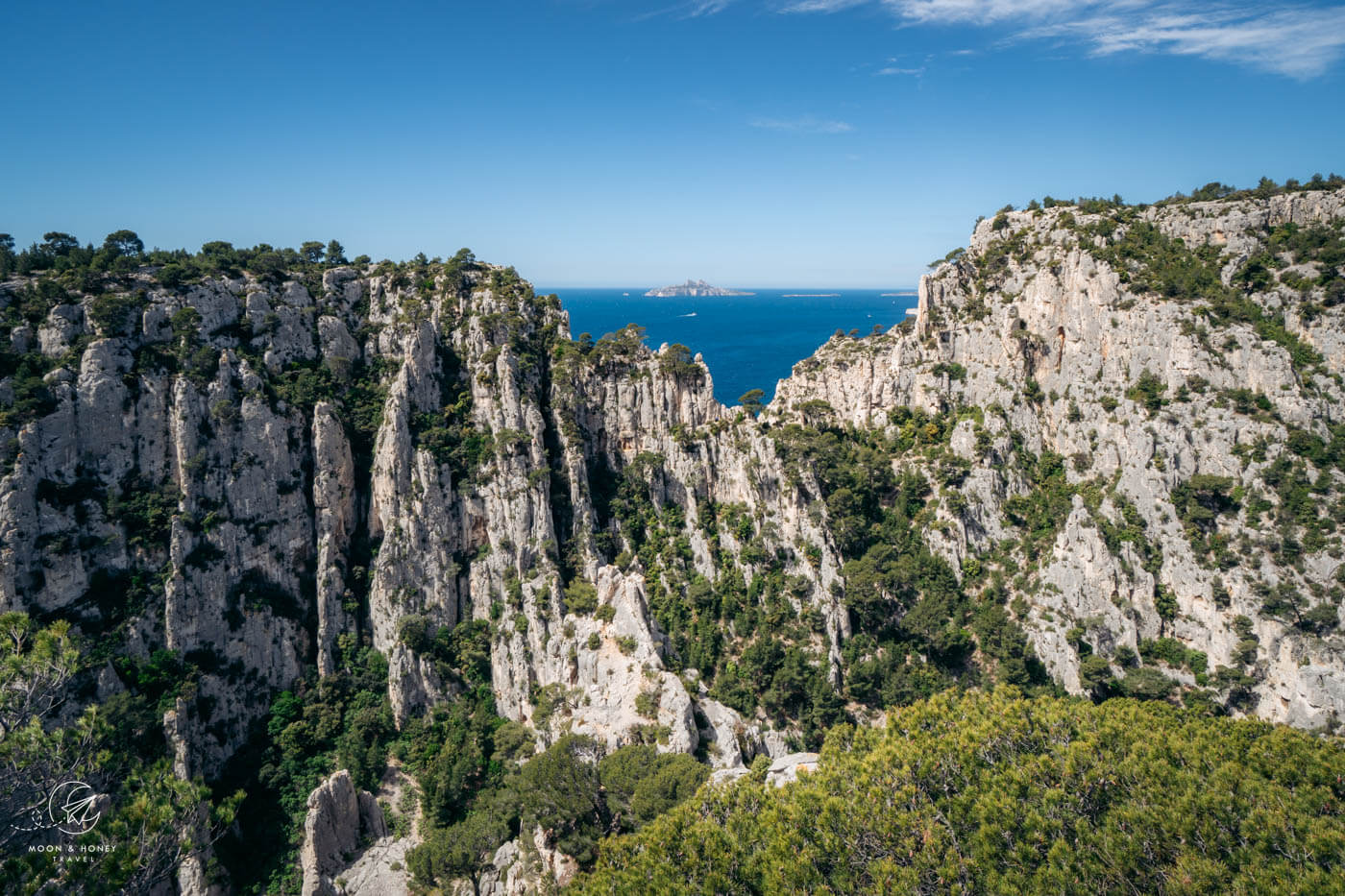 How to Hike to Calanque d'En Vau Beach from Cassis